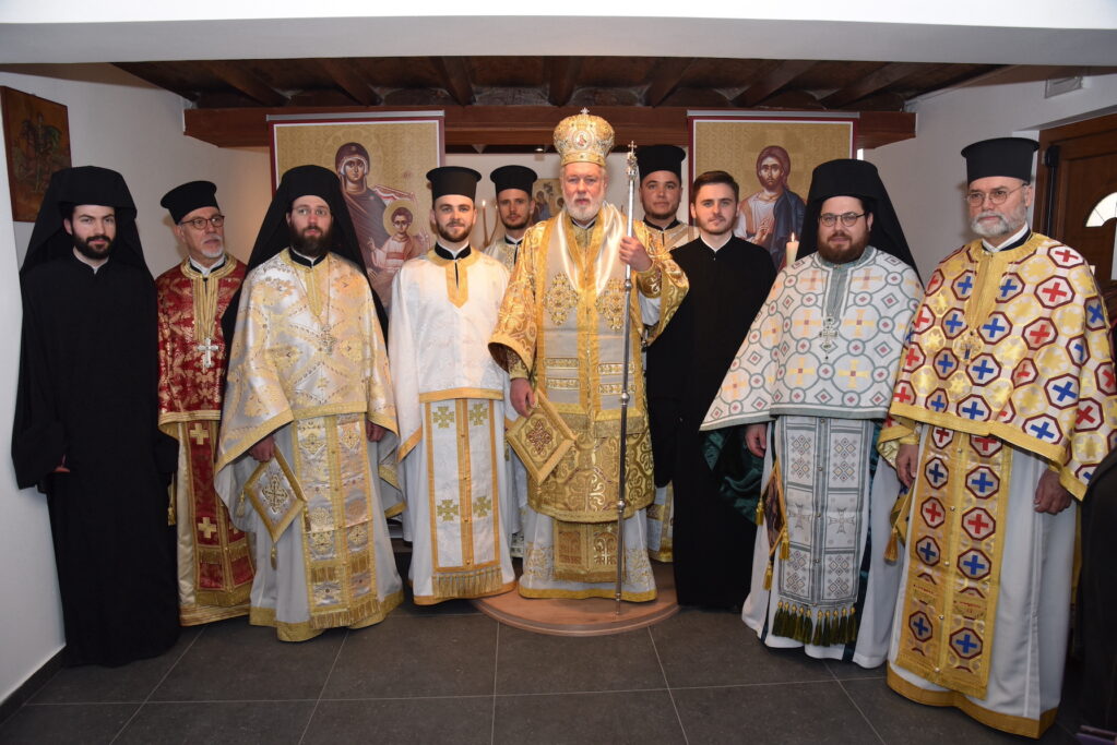 Cérémonie de Réouverture d’Église et ordination sacerdotale à l ...